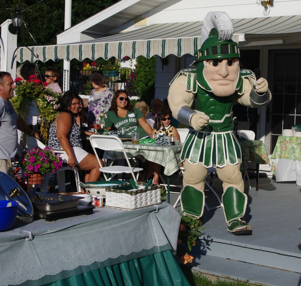 Sparty makes guest appearance at MSU alumni barbecue