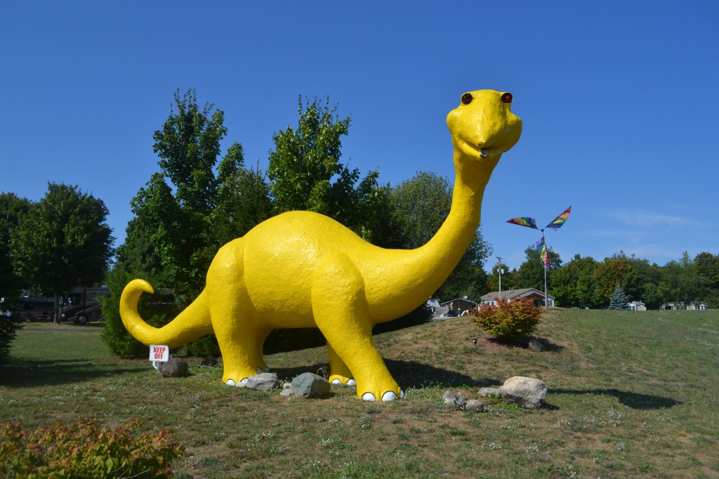 FARK.com: (11424051) Old-timey dinosaur statue parks inspired many kids ...