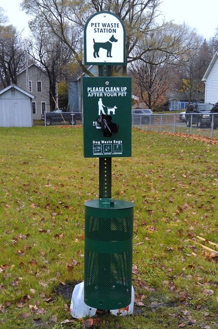 Animal waste station installed at Morton Park