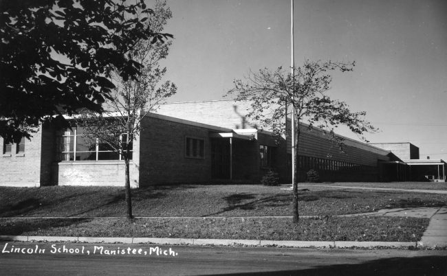 The construction of the new Lincoln School