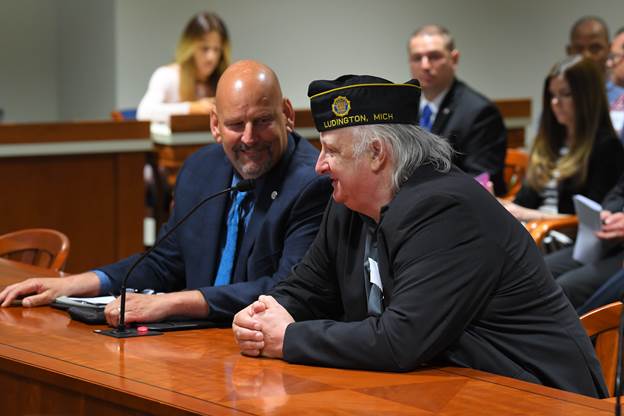 Rep. VanderWall welcomes local photographers to Tourism Committee meeting