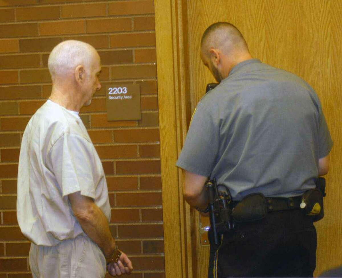 Paramedic, police testify in Sherman “chop wounds” slaying