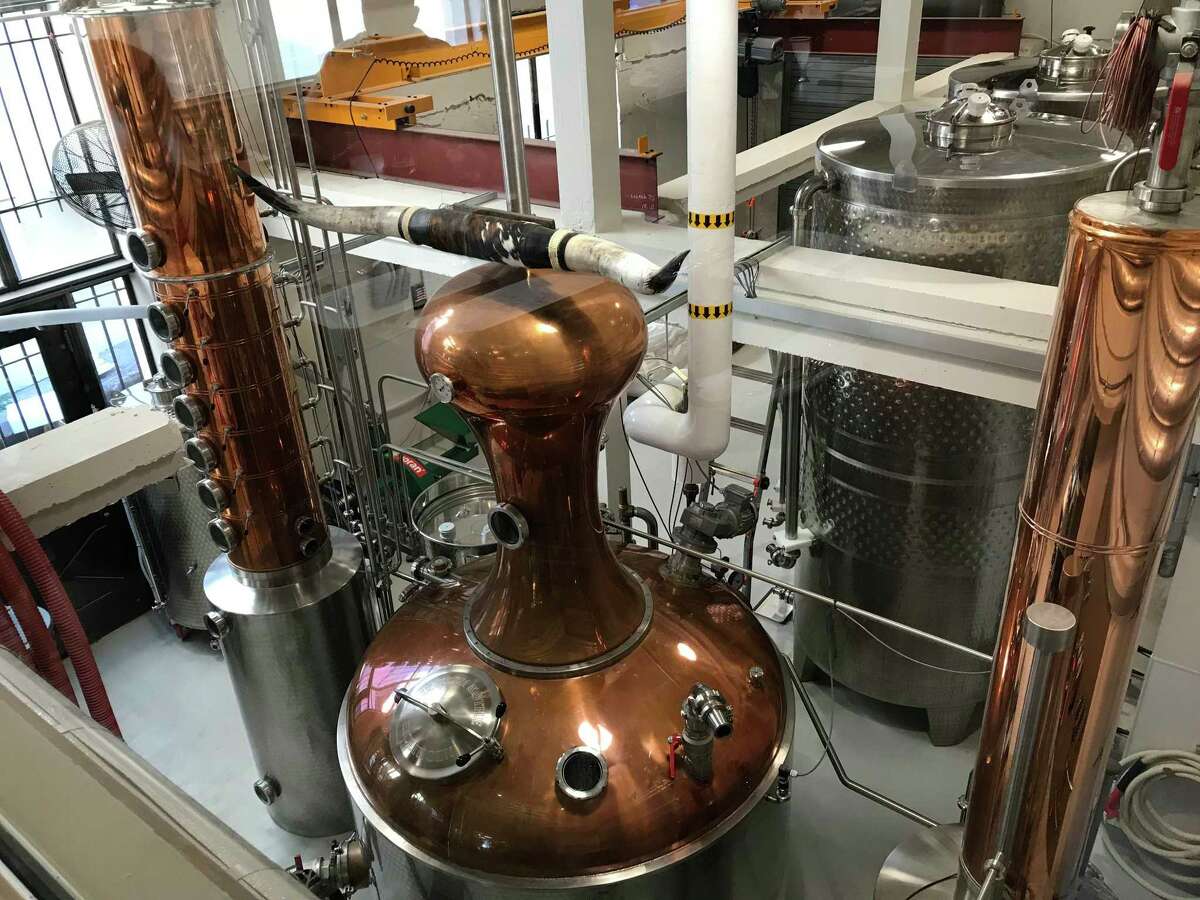 Review: Maverick Whiskey downtown distillery pours spirits, has strong ...