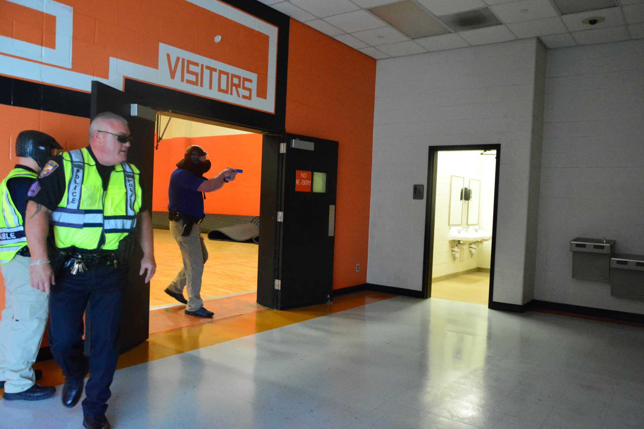 Watch this exercise in which La Porte officer deals with ‘robber’