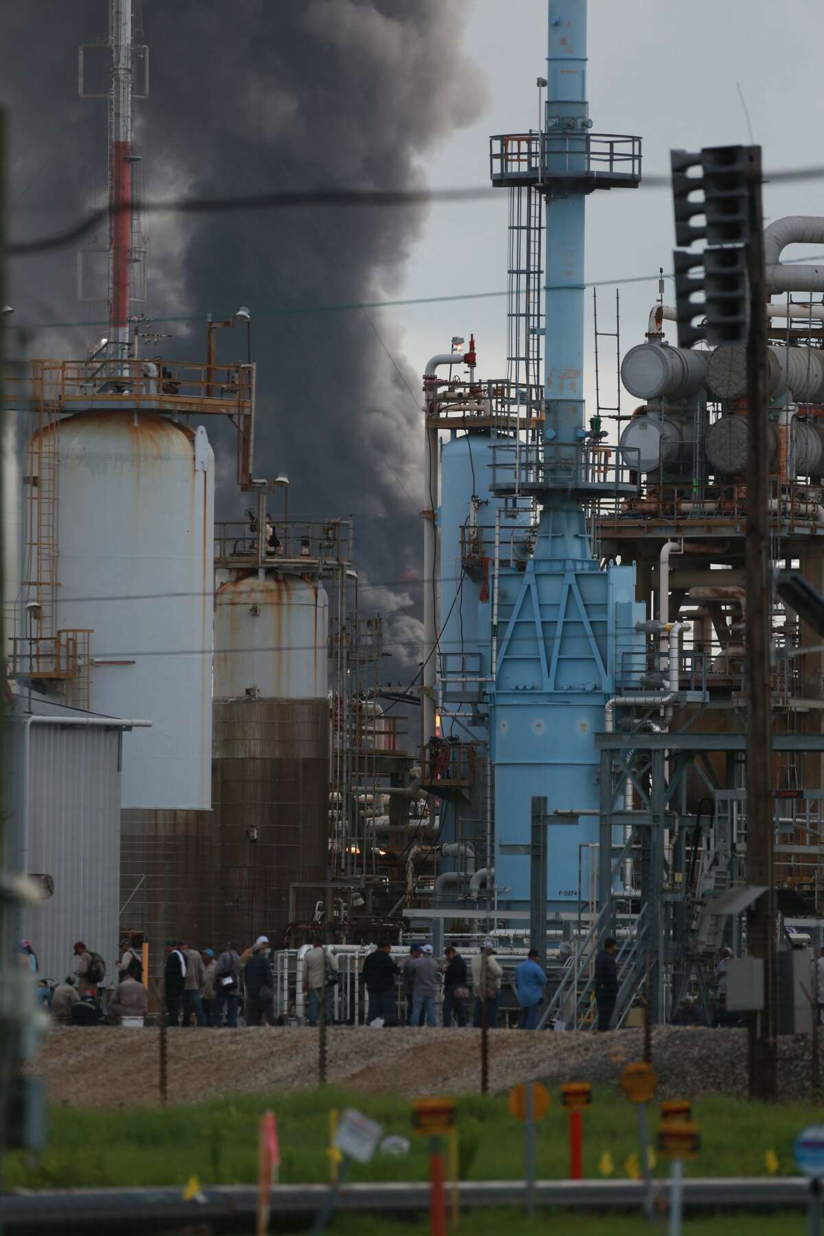 37 people injured from explosion at Exxon Mobil plant in Baytown ...