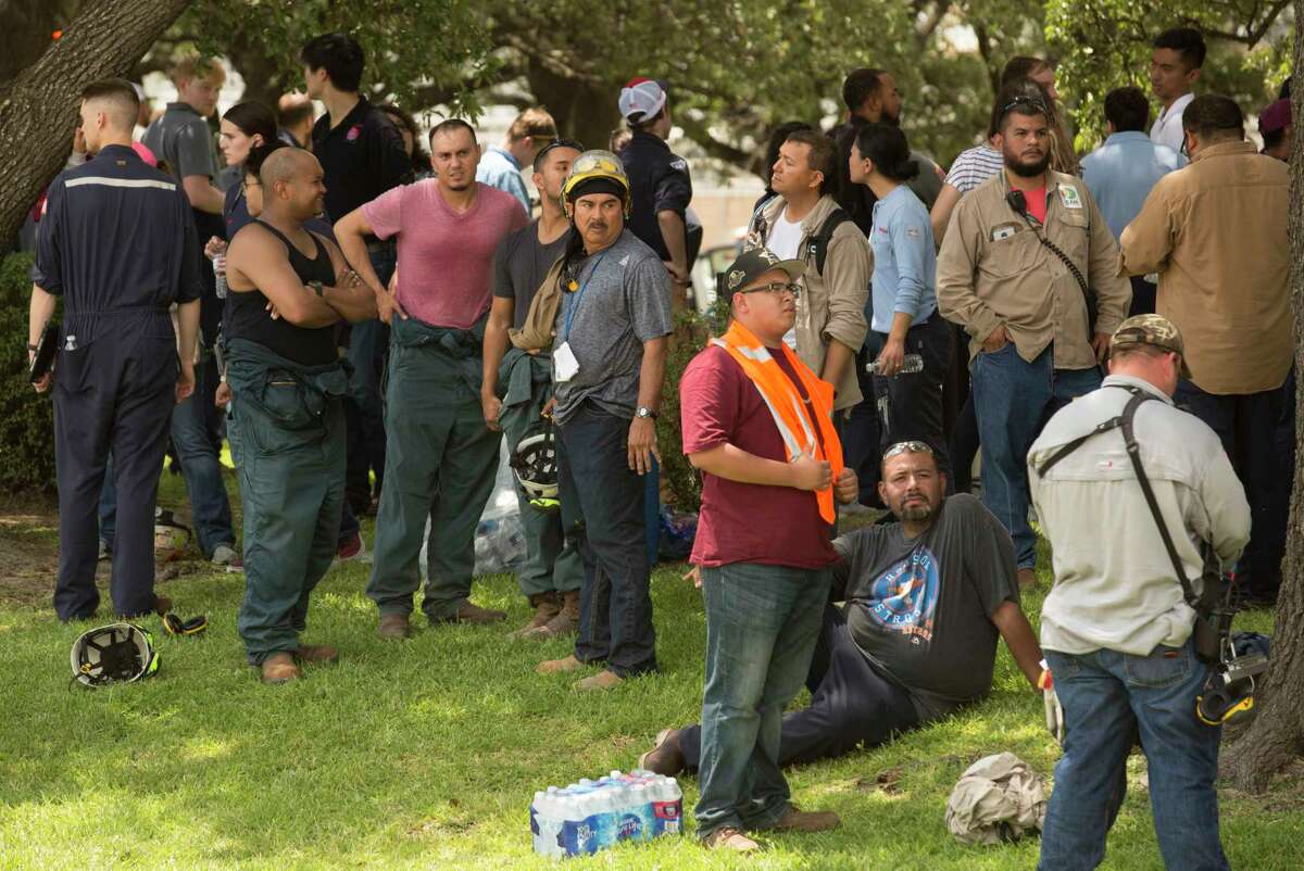 Explosion, fire at Exxon Mobil Baytown plant injures 37