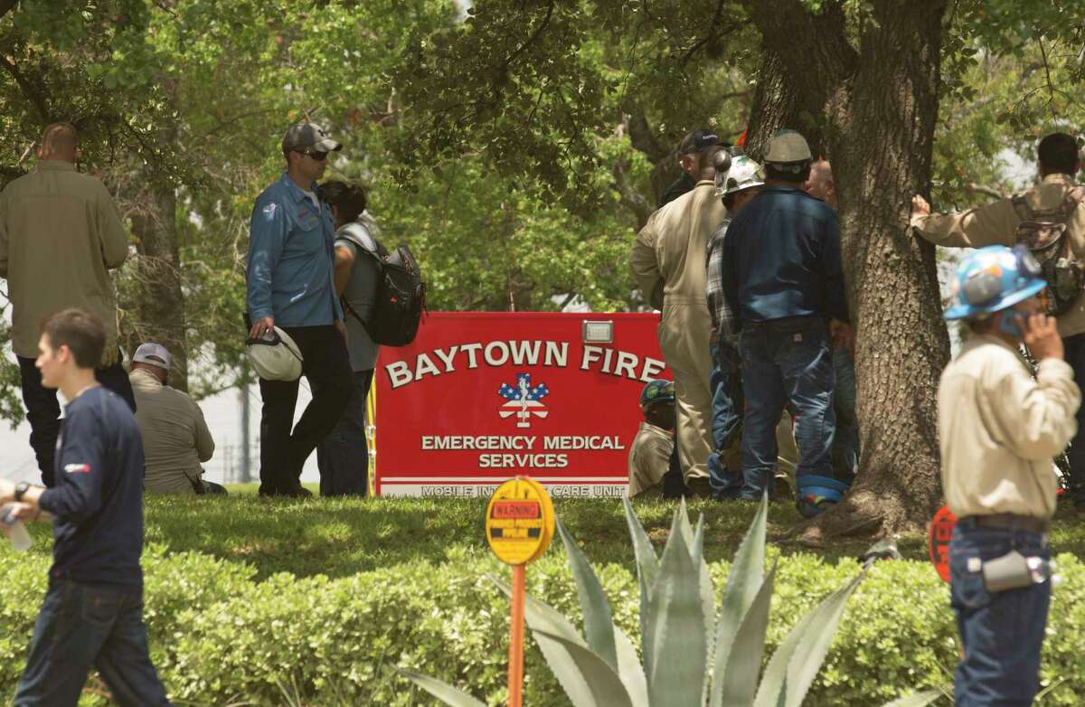 Explosion, fire at Exxon Mobil Baytown plant injures 37