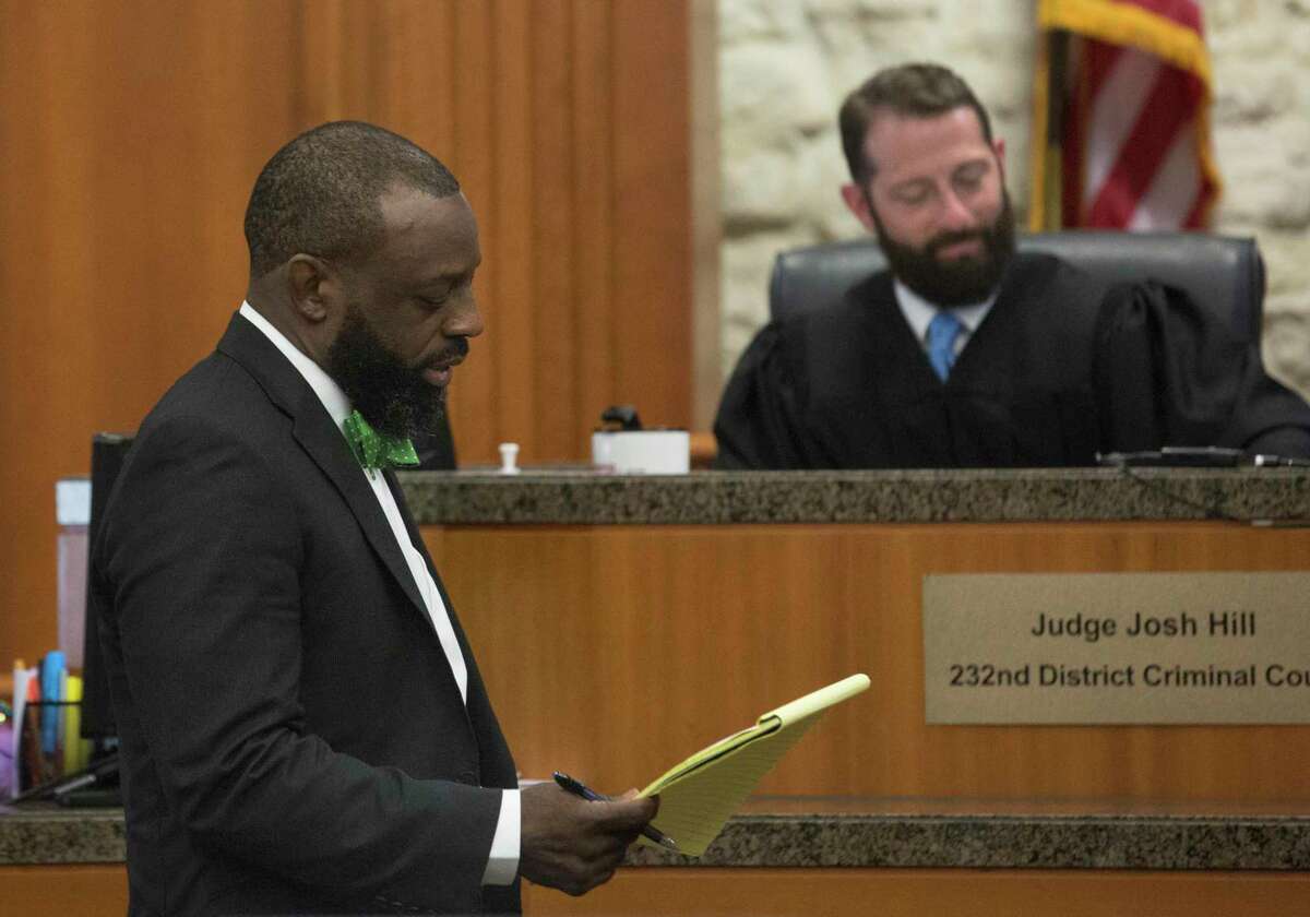 Trial begins for deputy in shooting death of Danny Ray Thomas