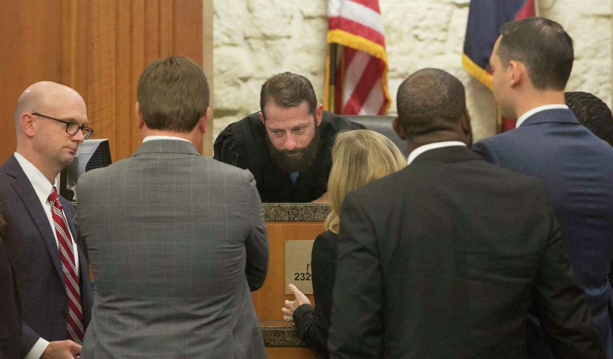 Trial begins for deputy in shooting death of Danny Ray Thomas