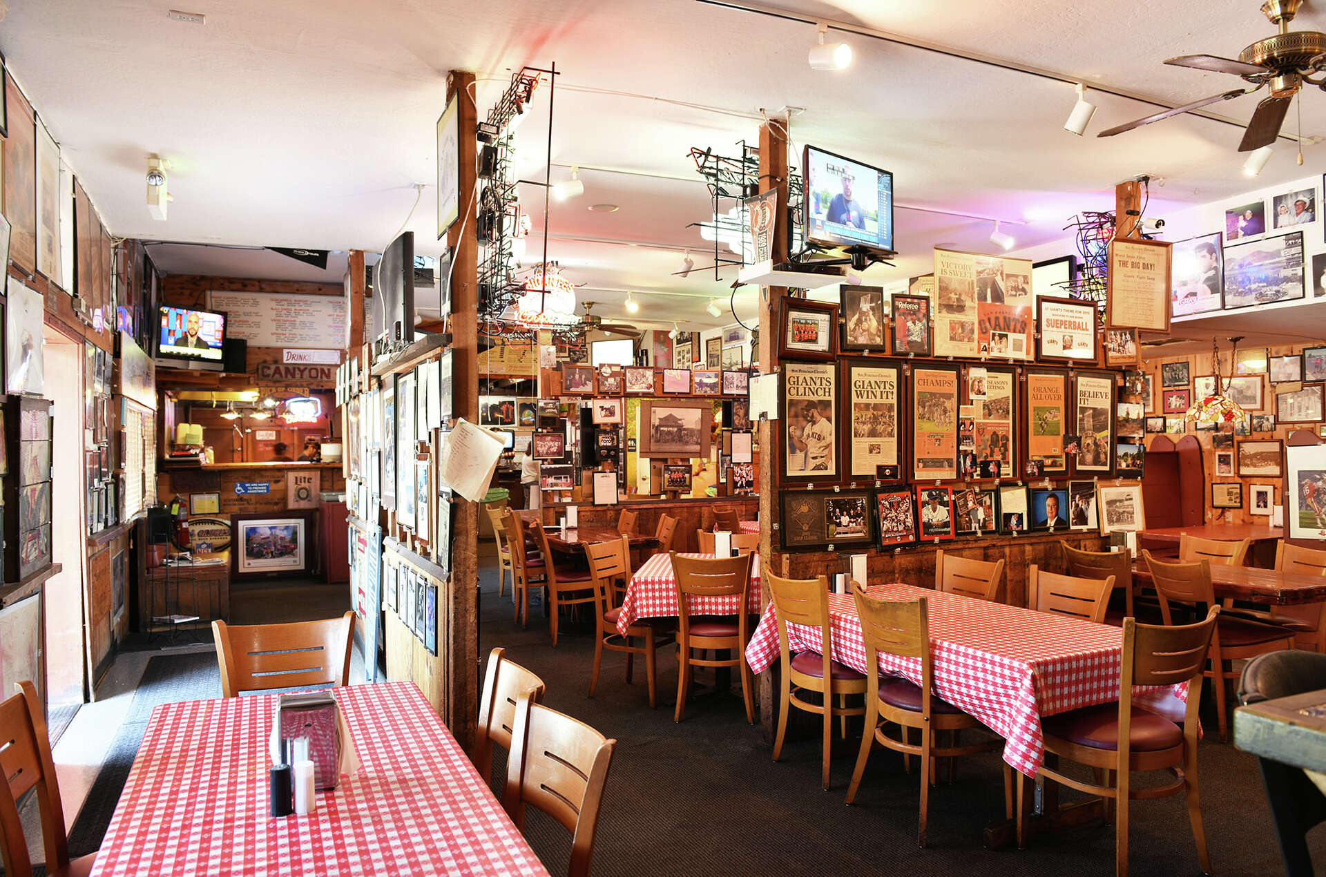 This is the story behind the most legendary 49ers bar in America