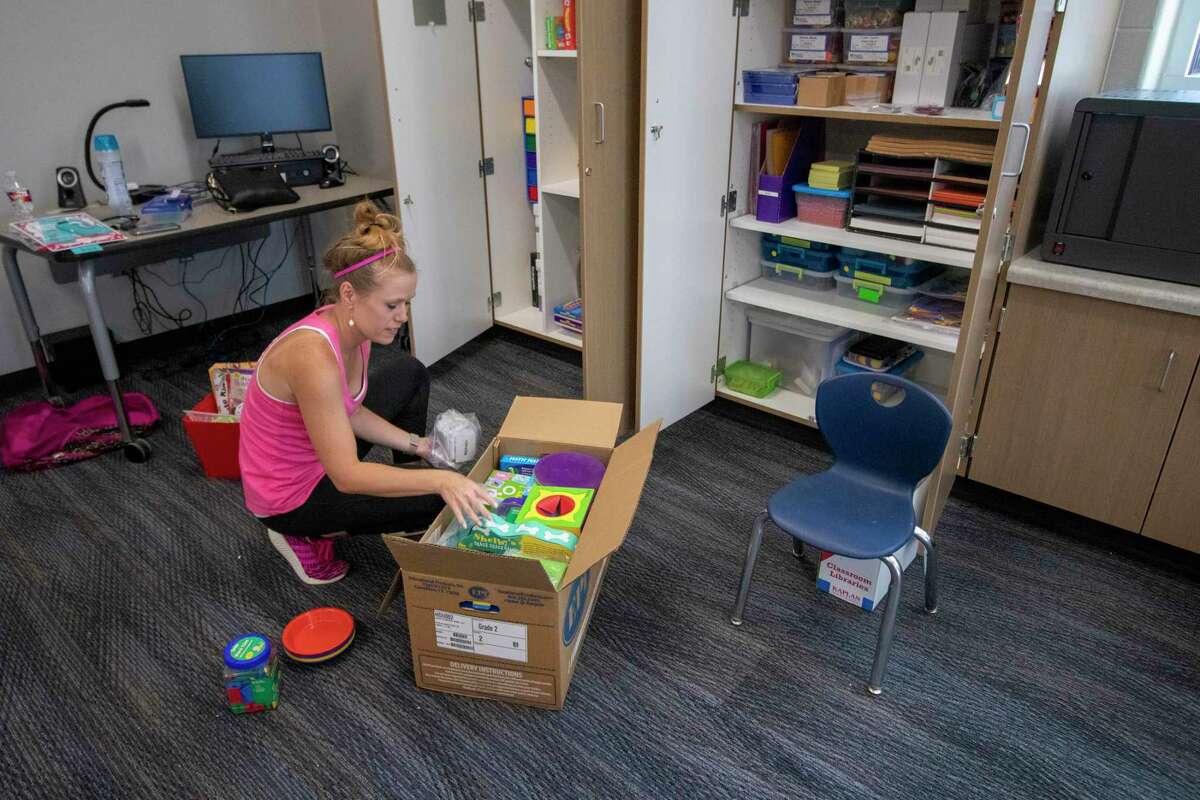 Suchma Elementary staff prepare for the first day of school in Conroe ISD