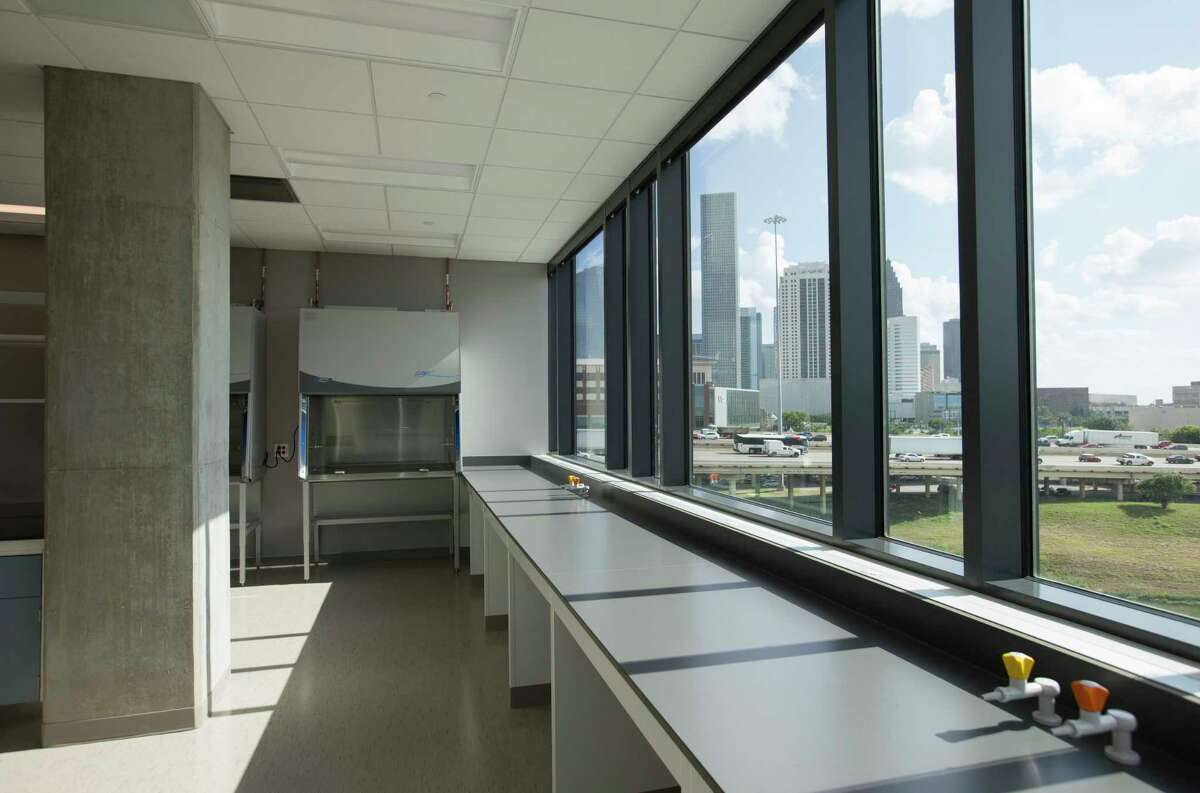 UHD to debut science, technology college building this fall