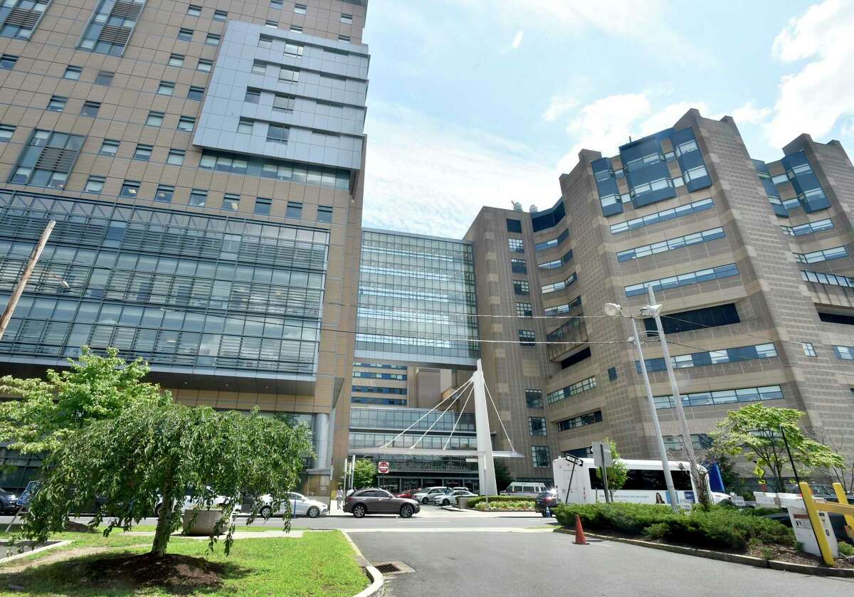 Yale, health system pay New Haven millions in building permits
