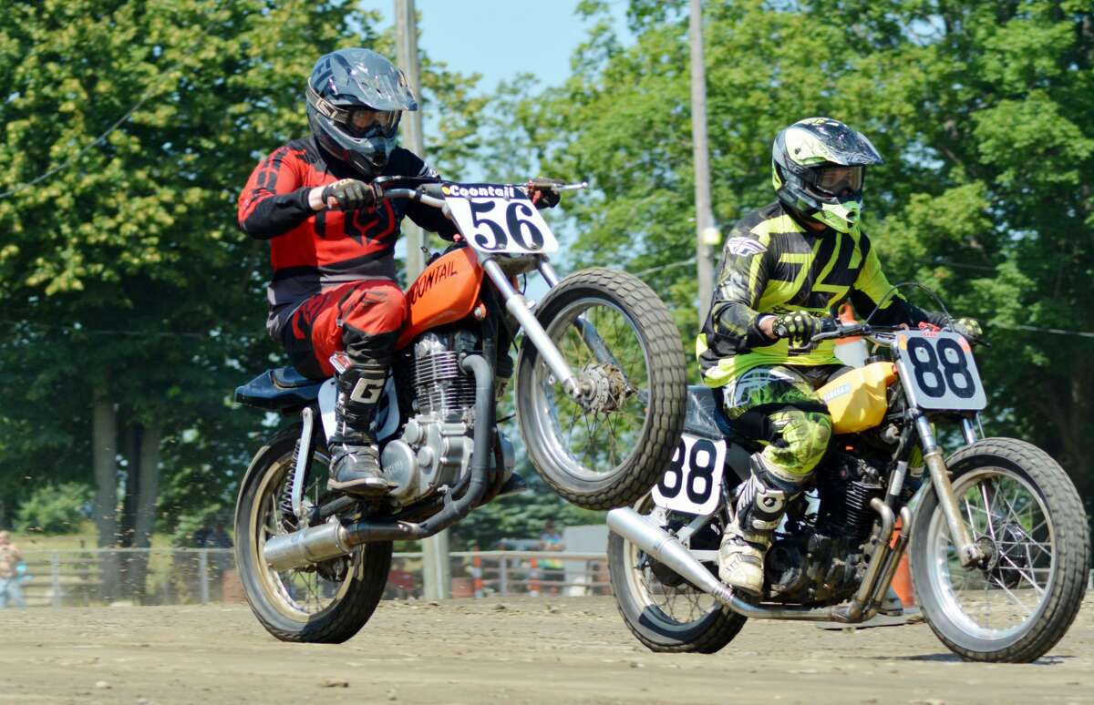 Lucky Thumb Motorcycle Club holds short track, scrambles races