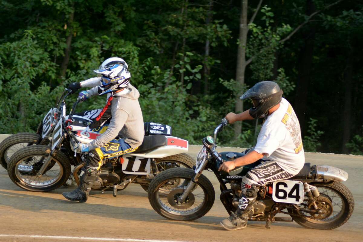 Lucky Thumb Motorcycle Club holds short track, scrambles races
