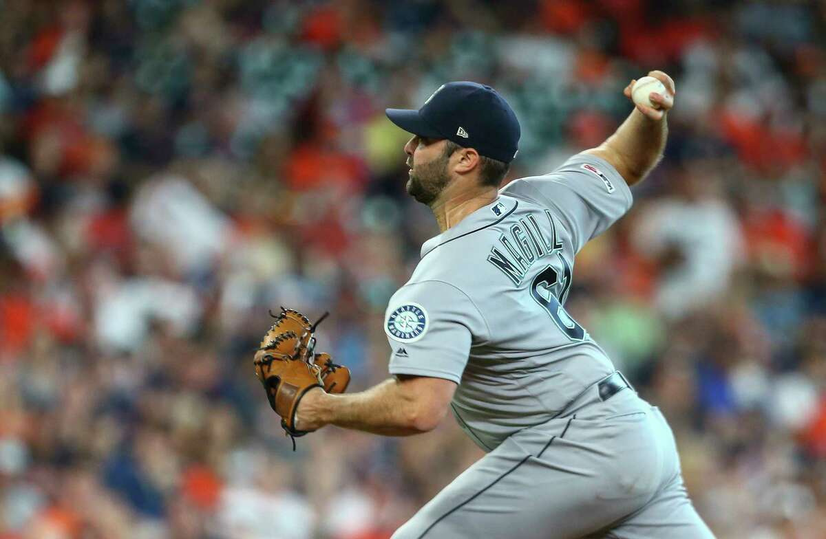 Astros wrap up sweep of Mariners