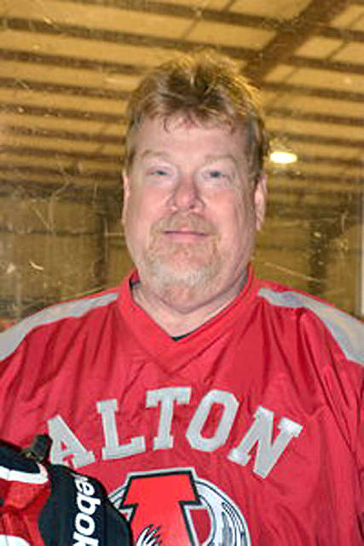 ‘WE’RE STILL HERE’: Longtime hockey coach Thatcher to guide EA-WR