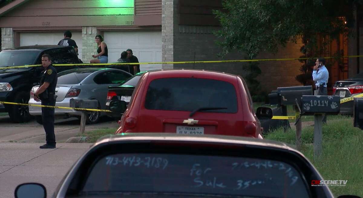 Woman found dead, man shot multiple times in NW Houston home