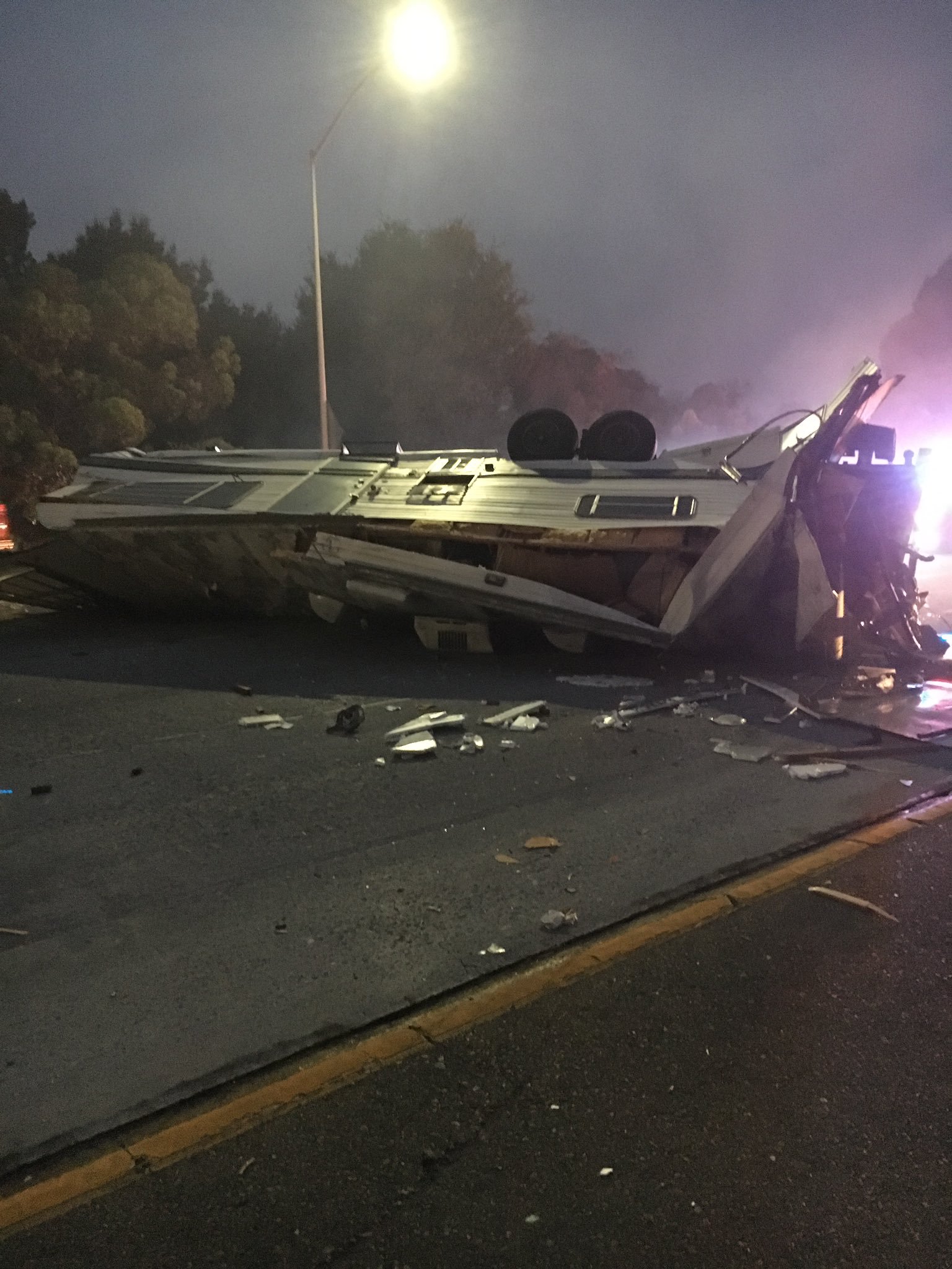I-580 reopened in Oakland after Overturned RV blocks eastbound lanes ...