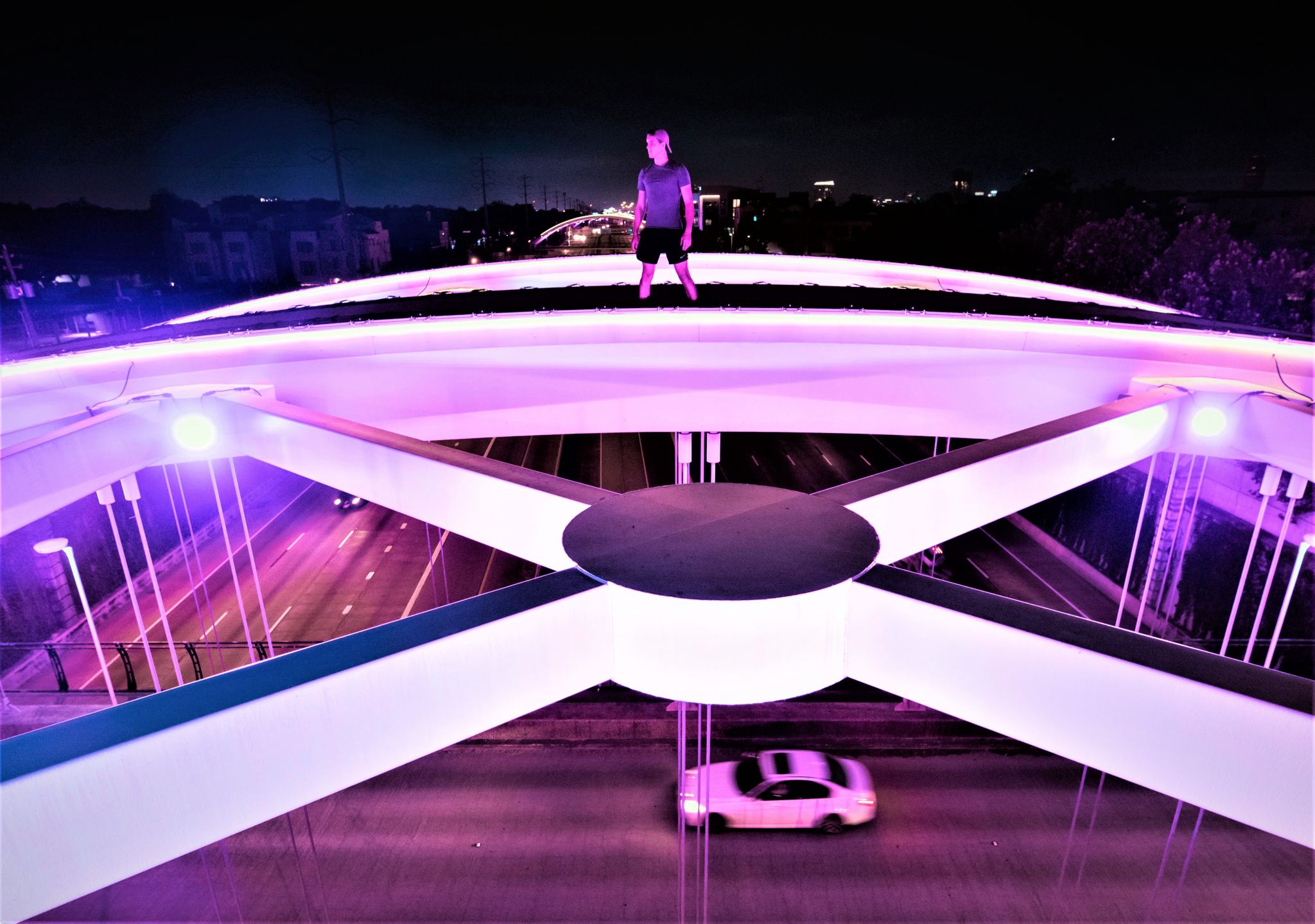 Two Houston photographers scale famous Montrose bridge over Southwest ...