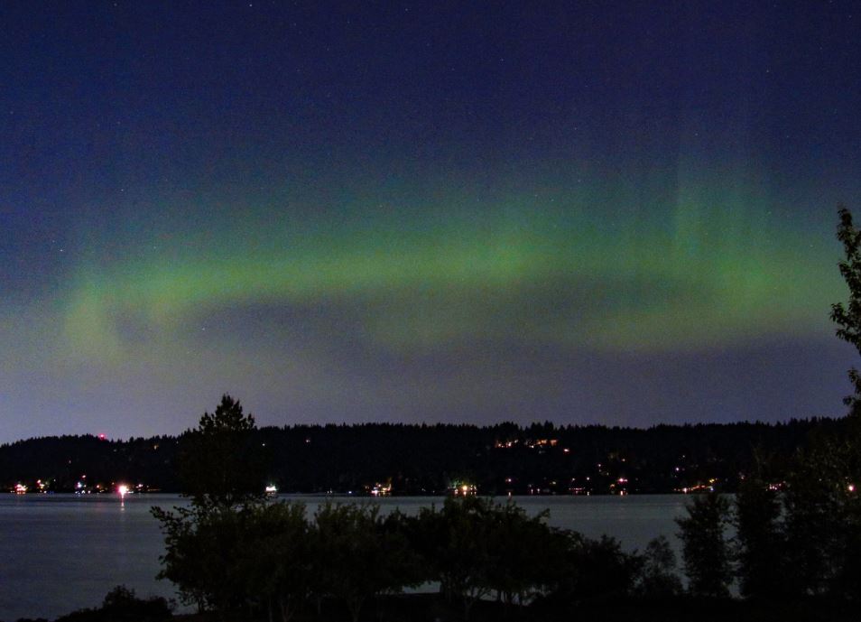 Look up: Western Washington could get a rare glimpse of the aurora ...