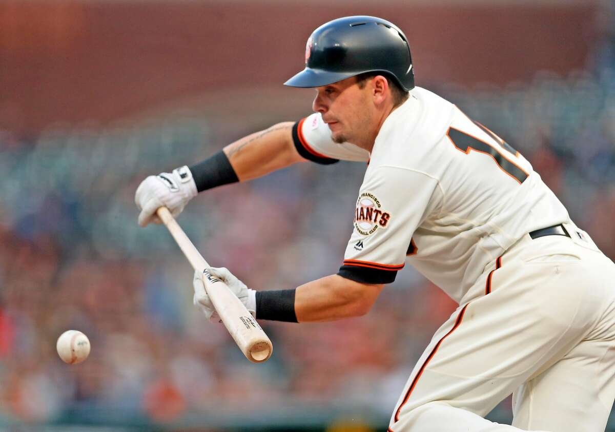 New Giants second baseman Scooter Gennett makes home debut