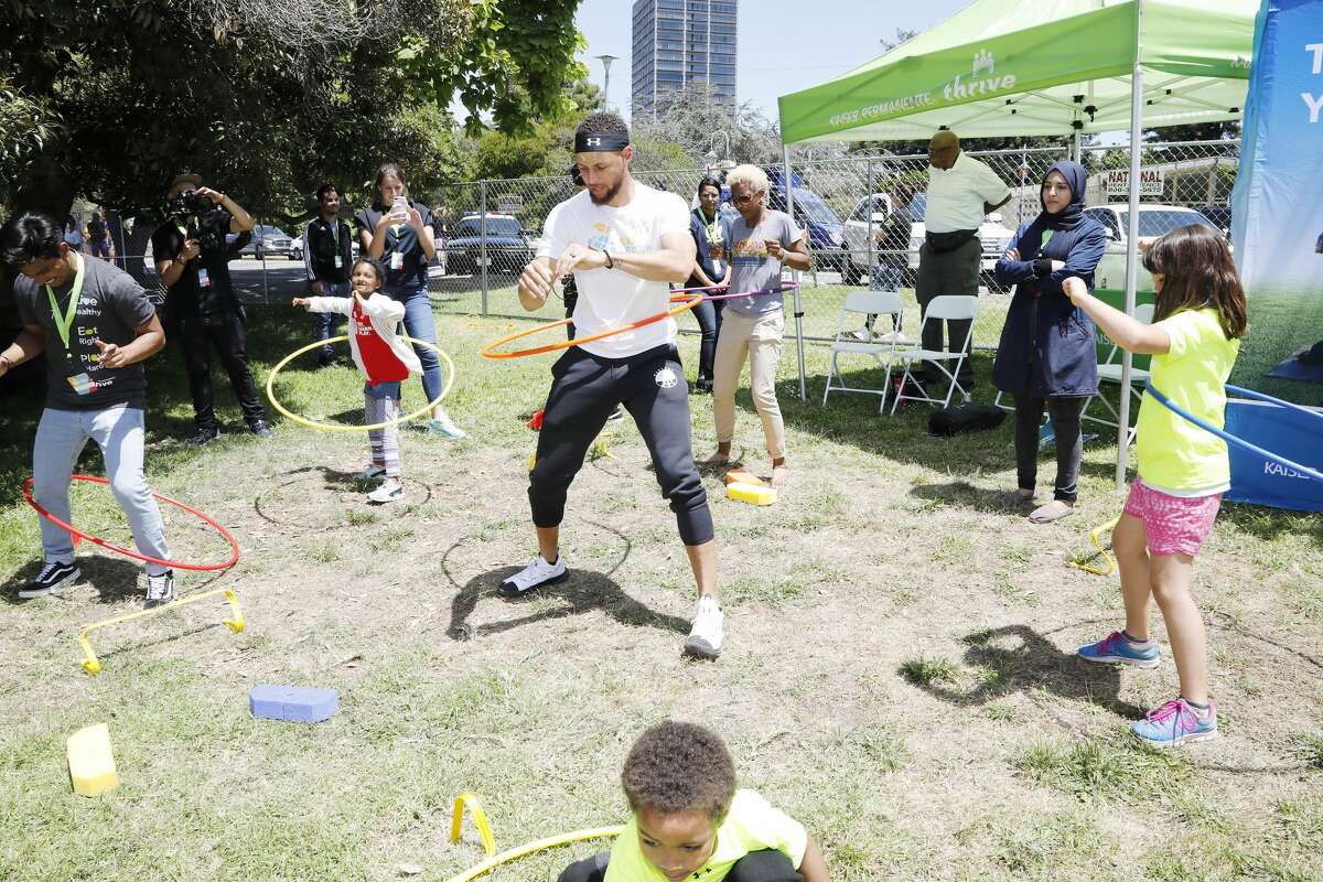 An Oakland man pleaded for help fixing his local park. Then Steph Curry ...