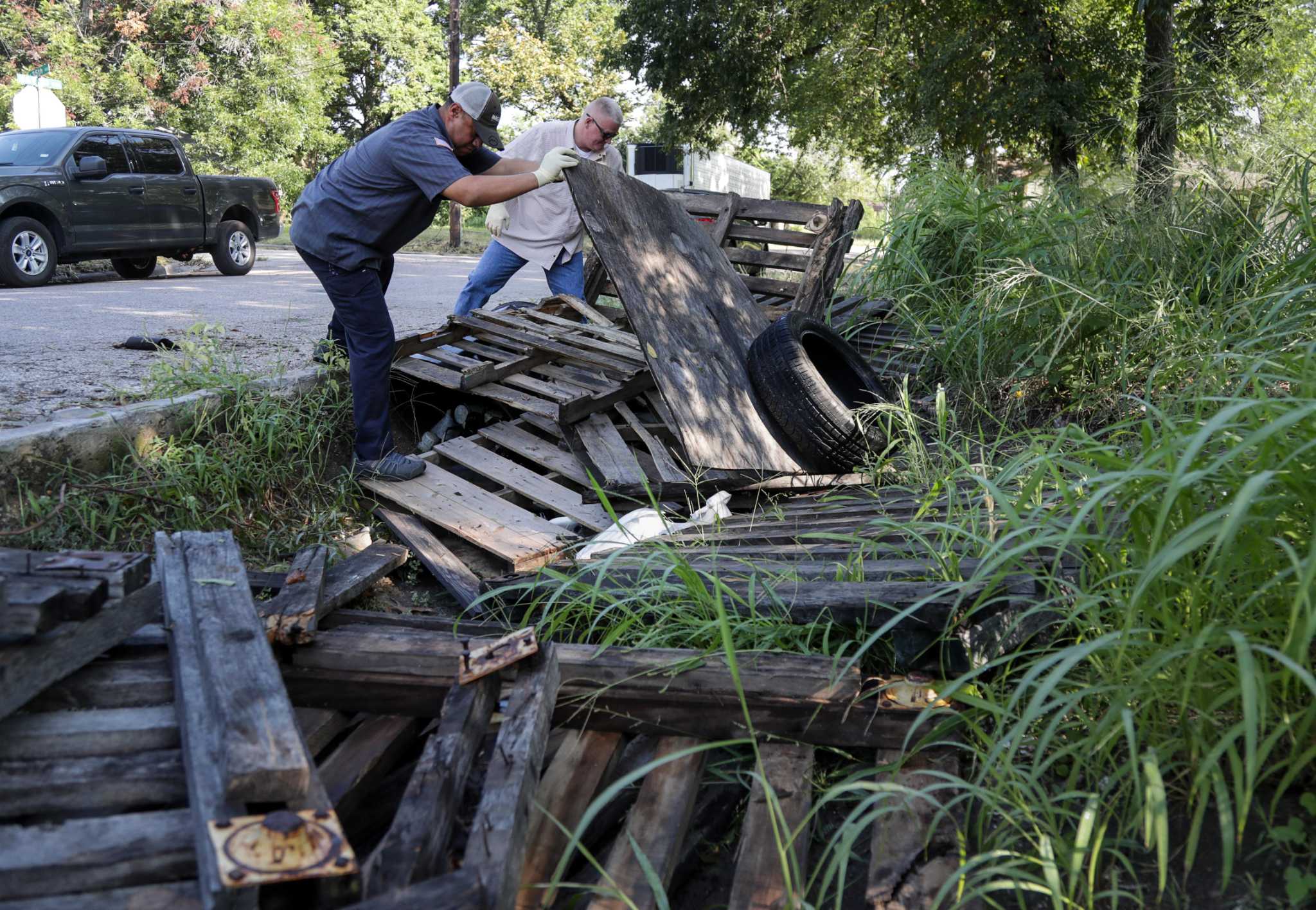 Houston OKs $1.9M contract to boost junk waste collection, clear ... Houston OKs $1.9M contract to boost junk waste collection, clear ...