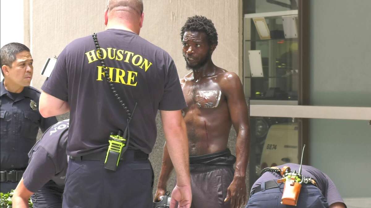 Stabbing victim stumbles into Houston police downtown headquarters for help