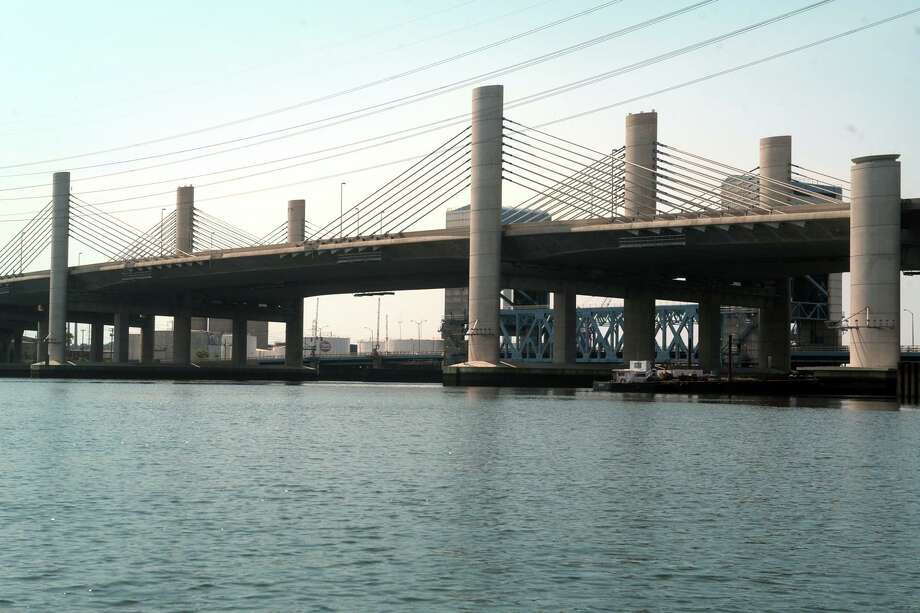 Man critically injured after jumping off Q Bridge - New Haven Register