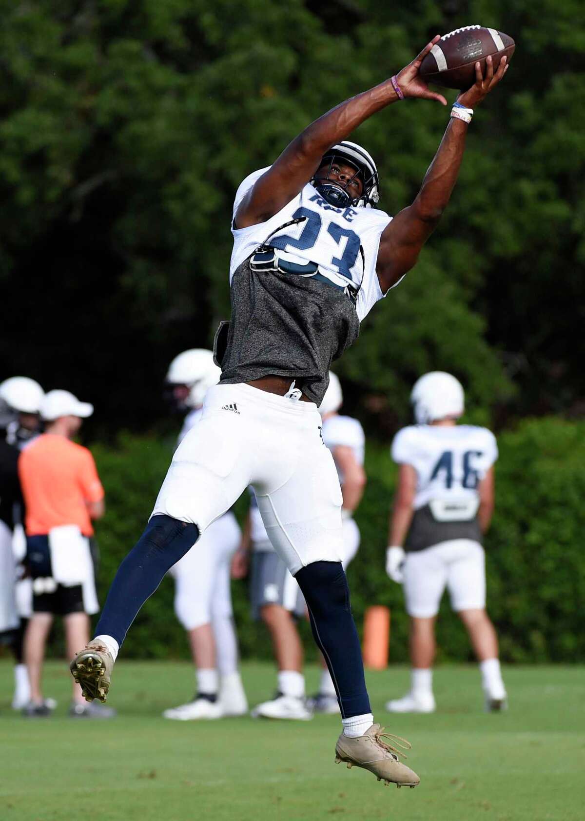 Rice’s first scrimmage ‘sloppy,’ but offers glimpse of progress