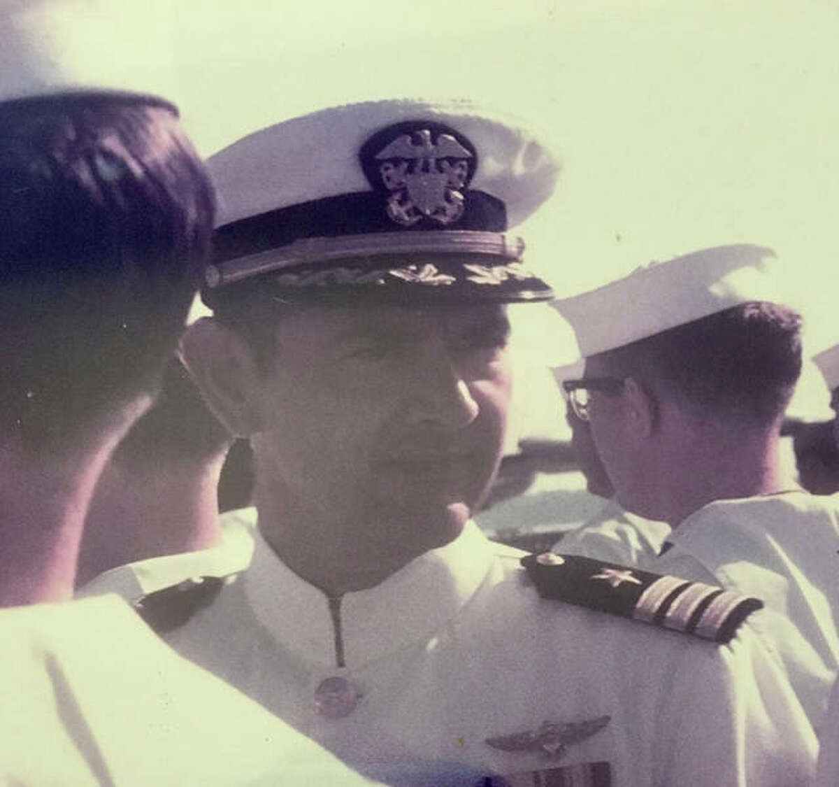 Retired Navy pilot keeps on flying