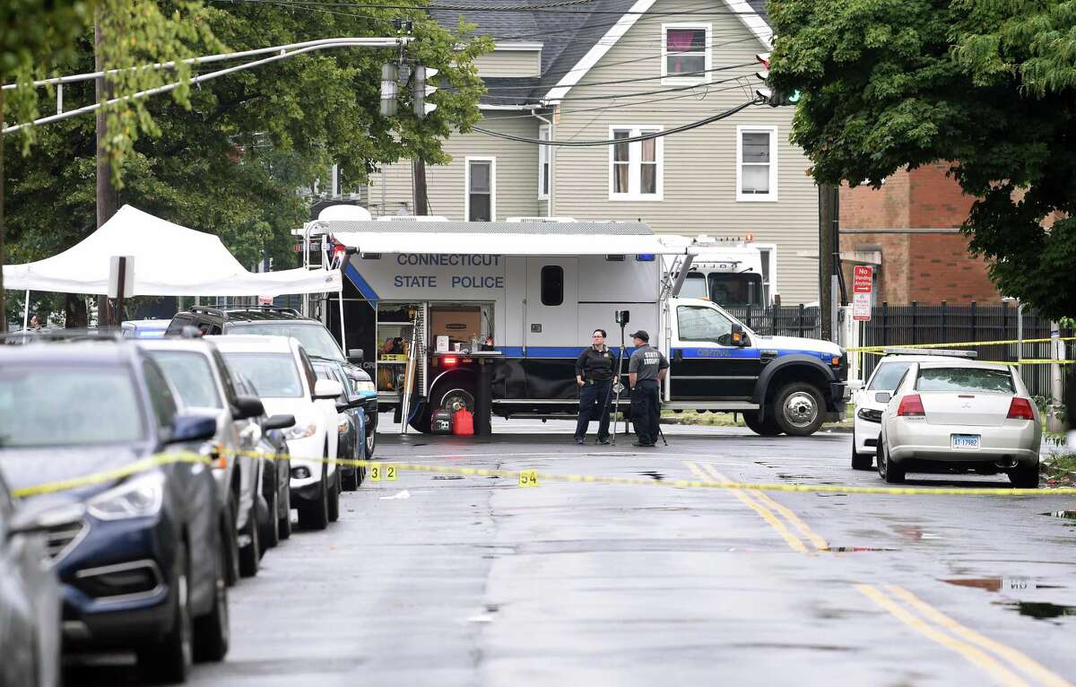 4 New Haven officers found a police captain shot on the street. They ...