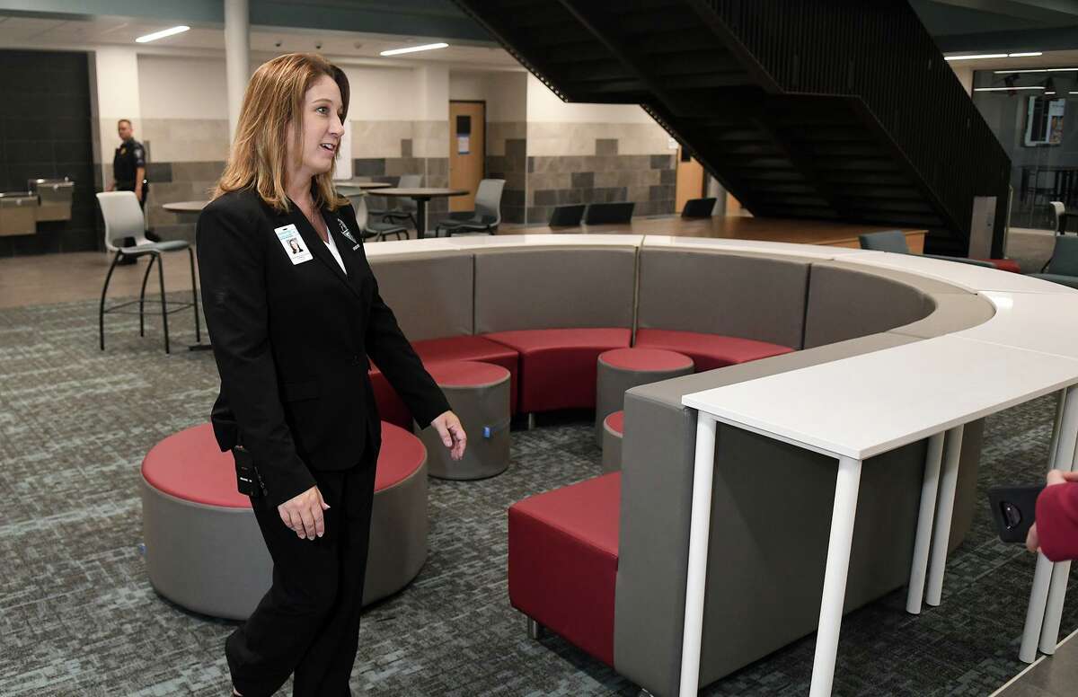 Superintendent’s 1st-day-of-school tour highlights new schools ...