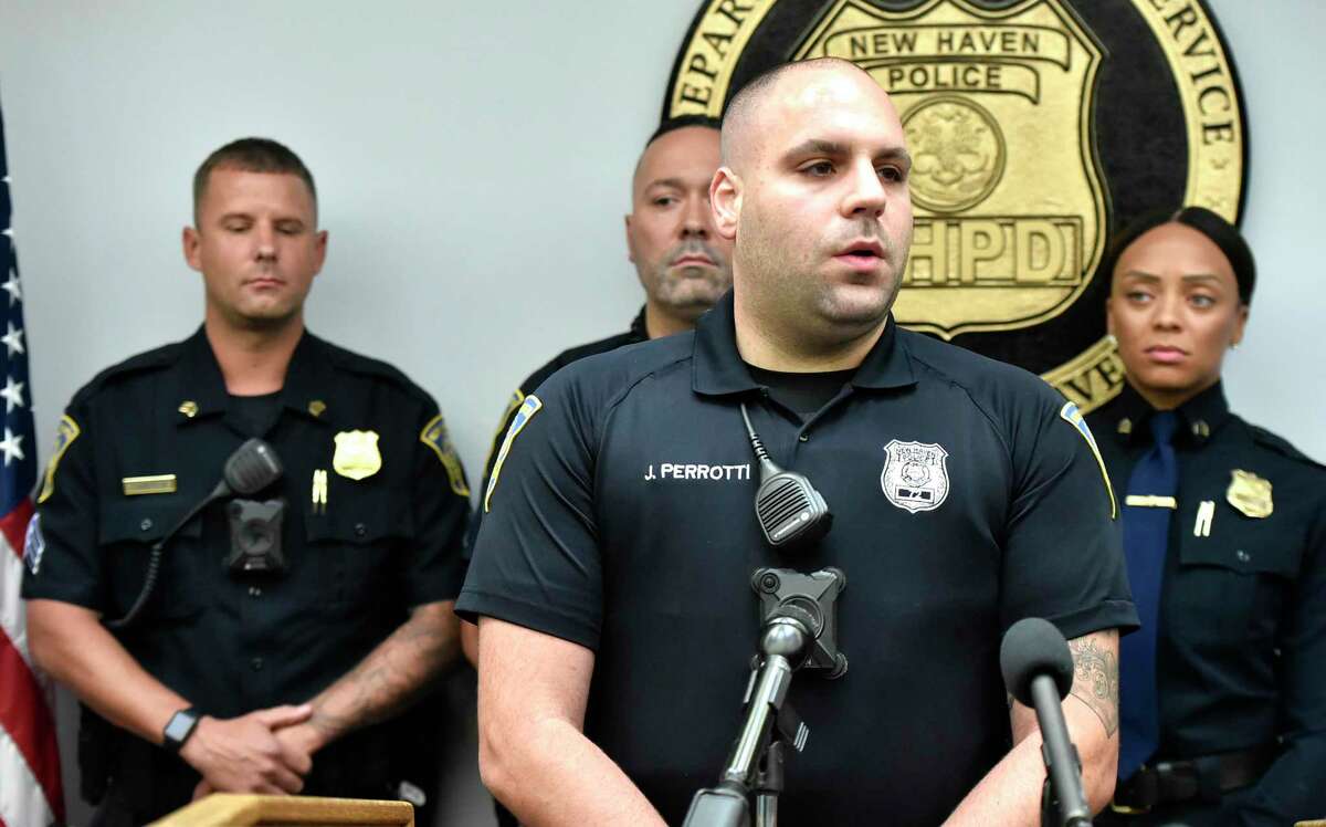 4 New Haven officers found a police captain shot on the street. They ...