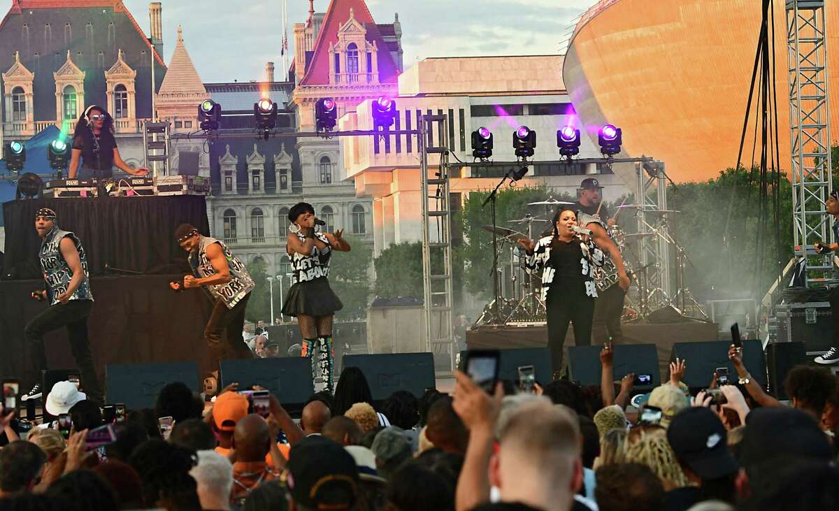 Photos: Salt-N-Pepa perform in Albany