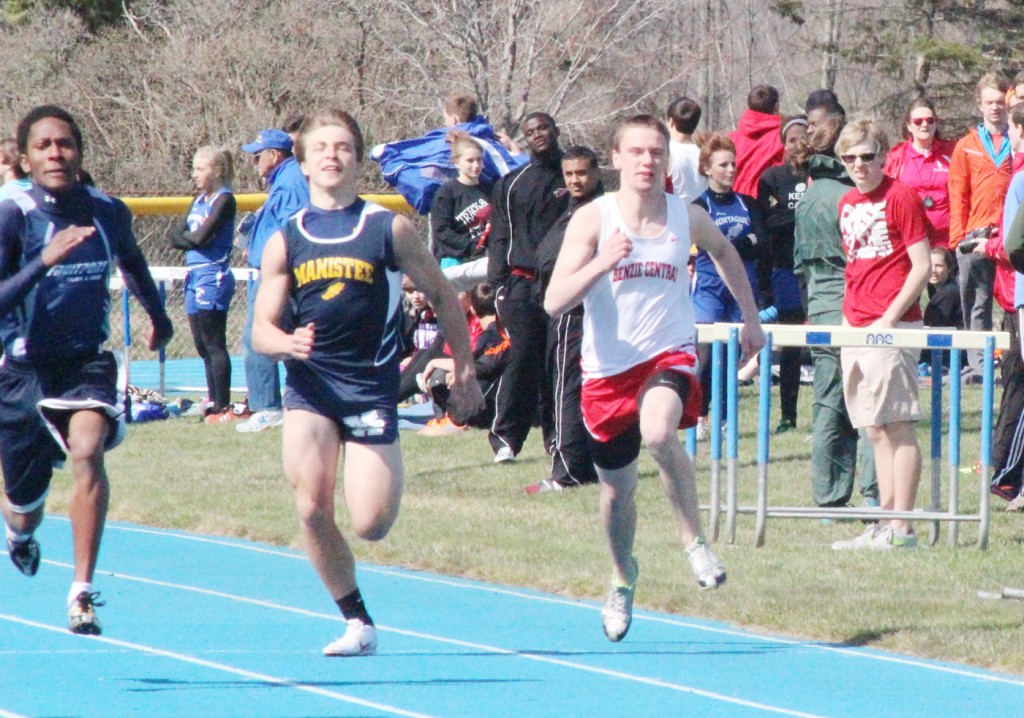 Benzie girls win MCC Invite