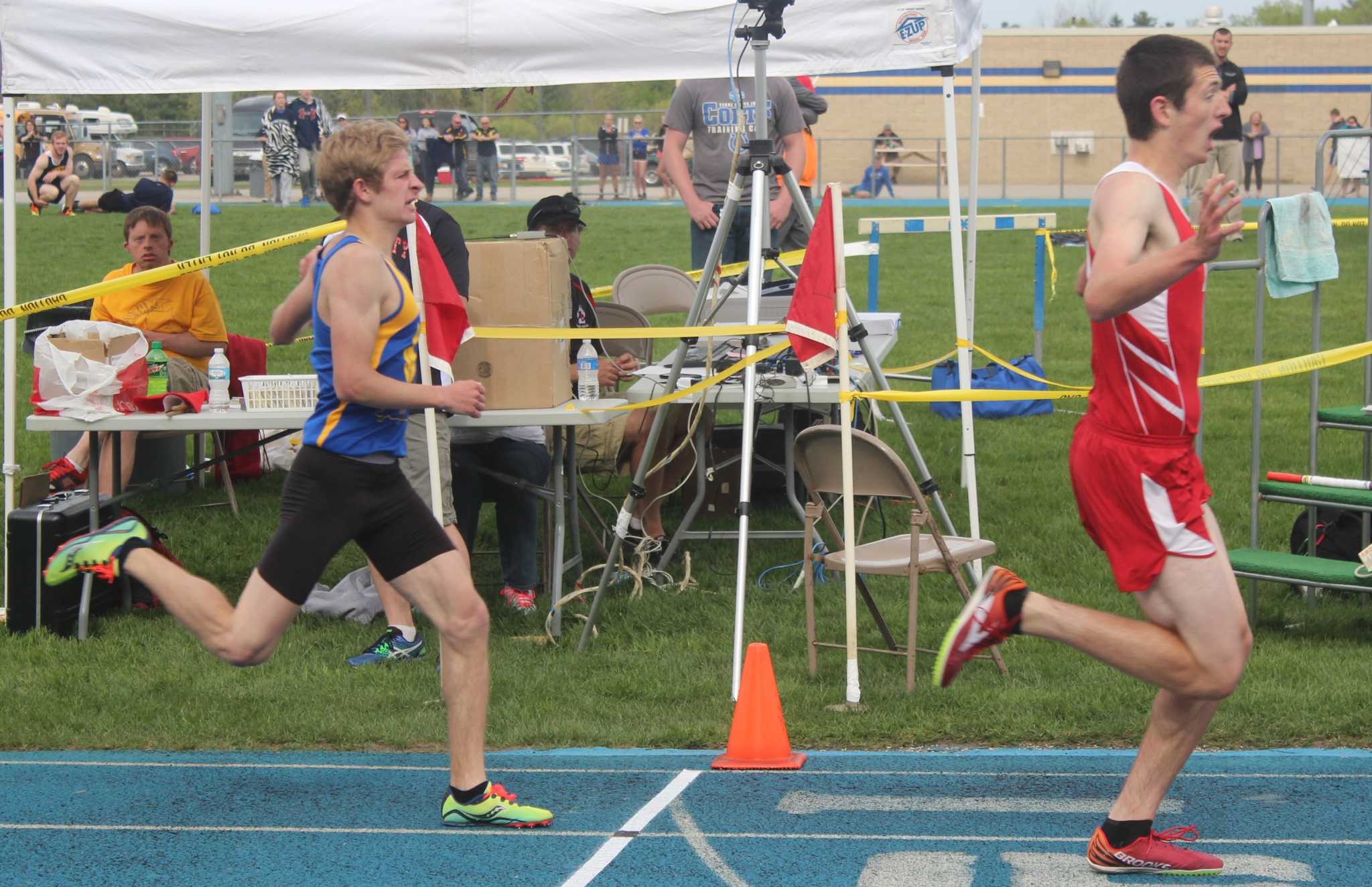 Benzie dominates distance, qualifies 14 for state finals