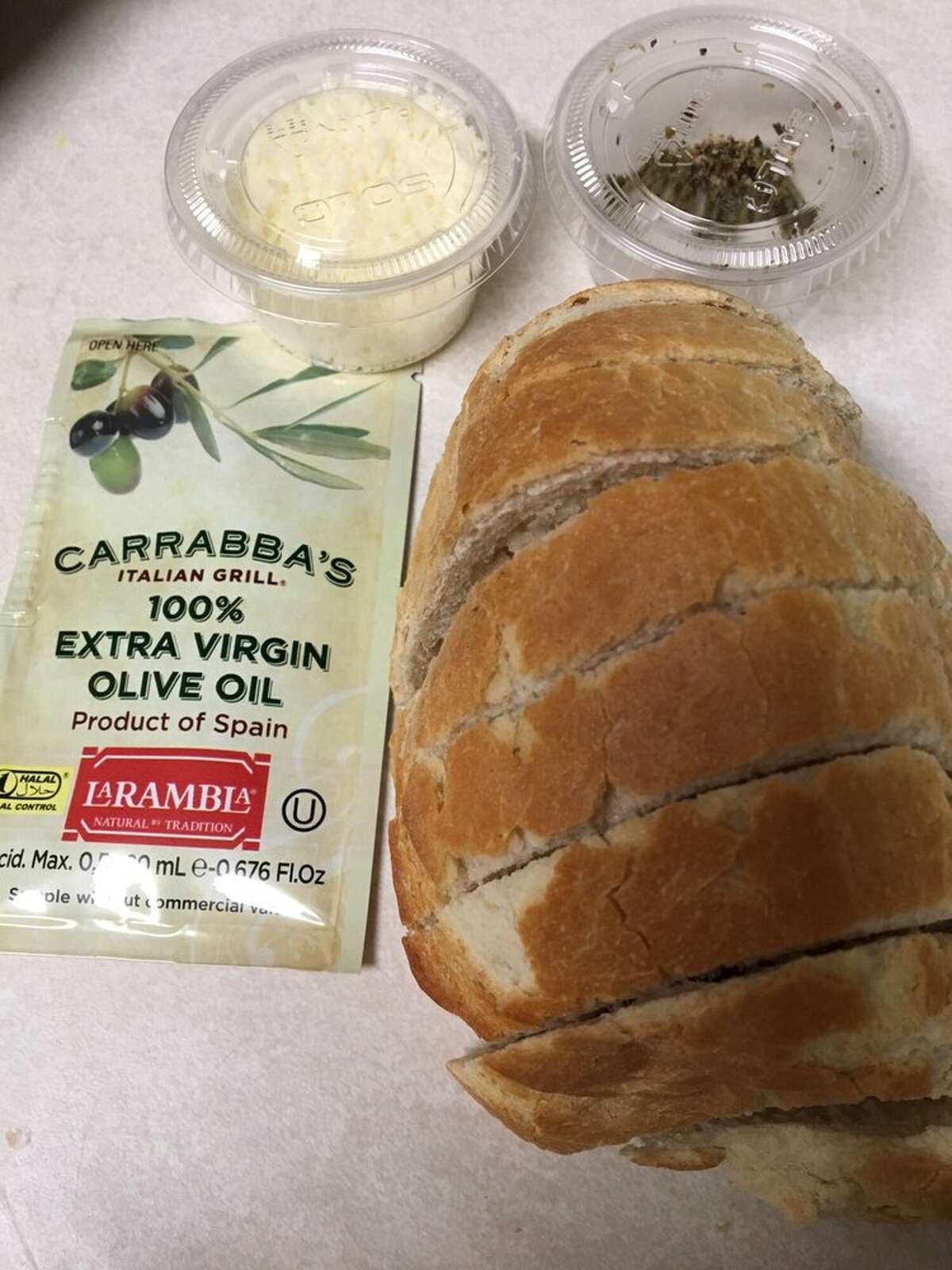 An unofficial ranking of the best complimentary bread at chain restaurants