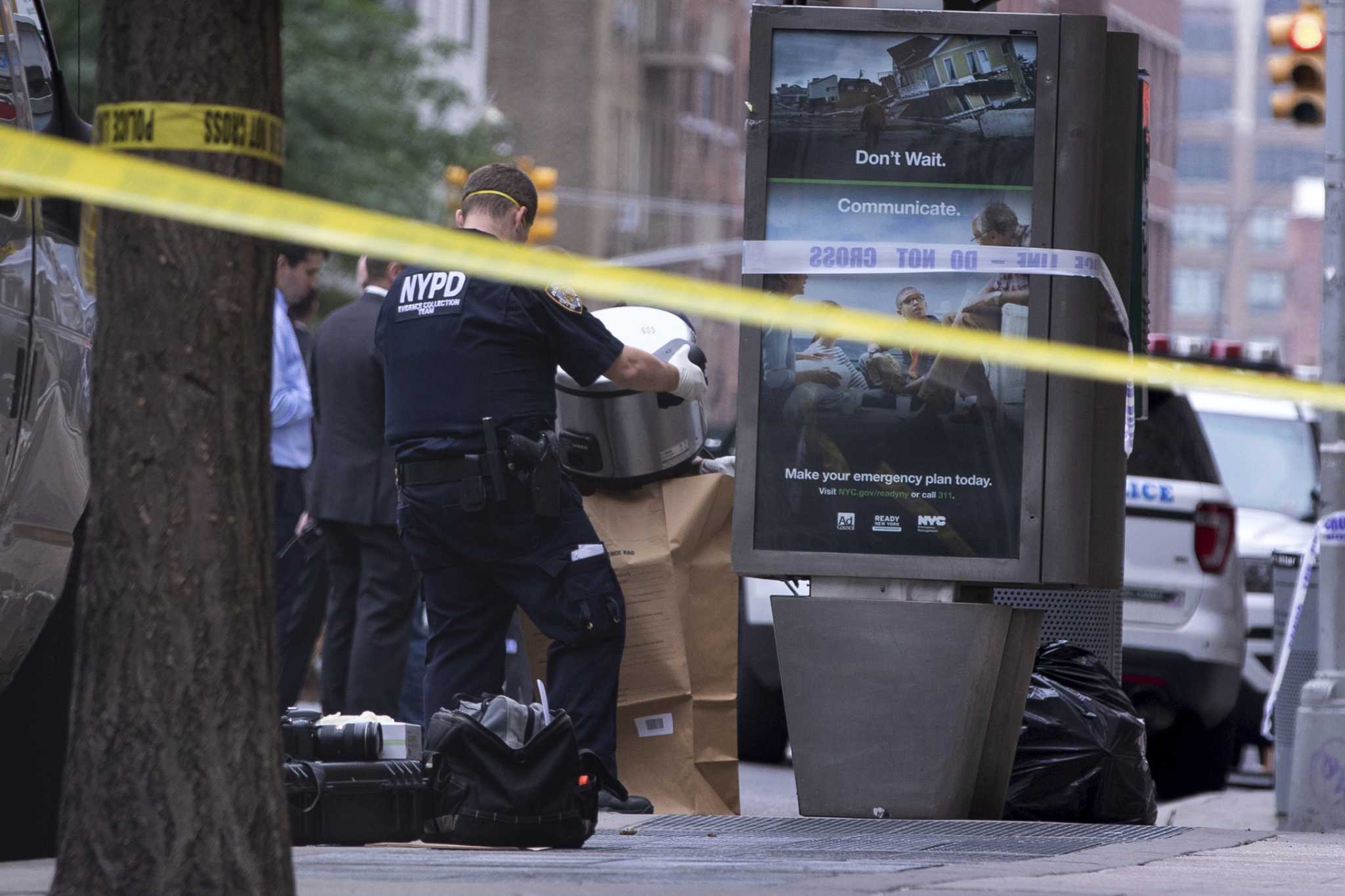 Police seek man in NYC rice cooker bomb scare