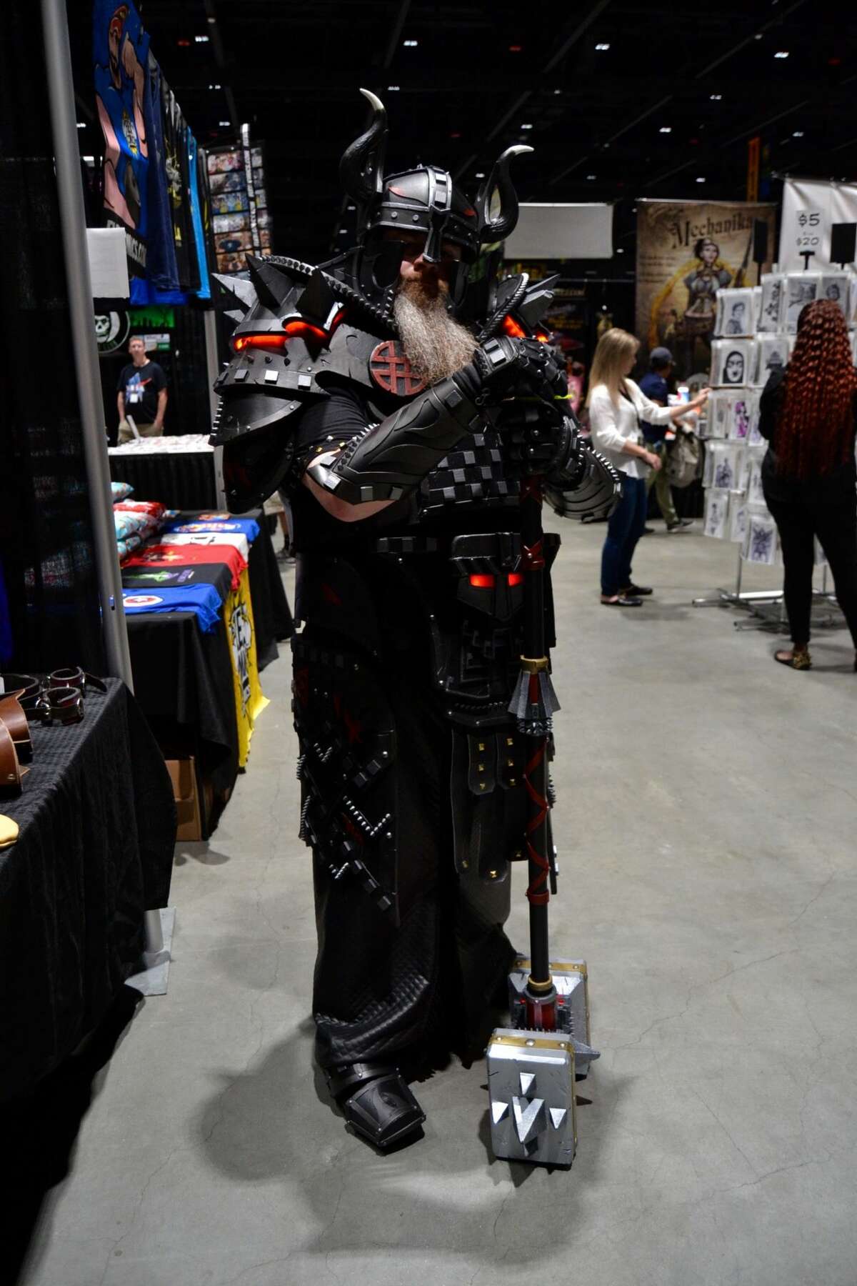 Adam Savage drops a few 'Mythbusters' secrets at Silicon Valley Comic Con