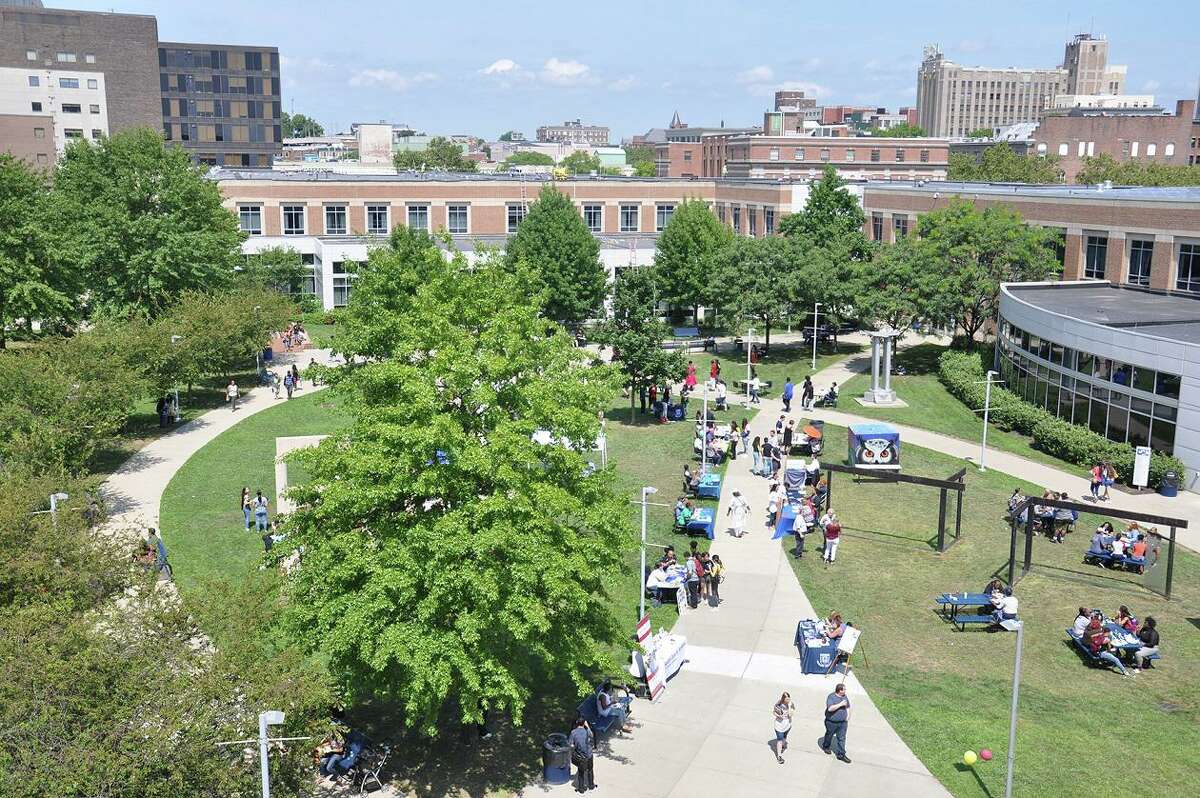 Housatonic Community College hosts new student orientation