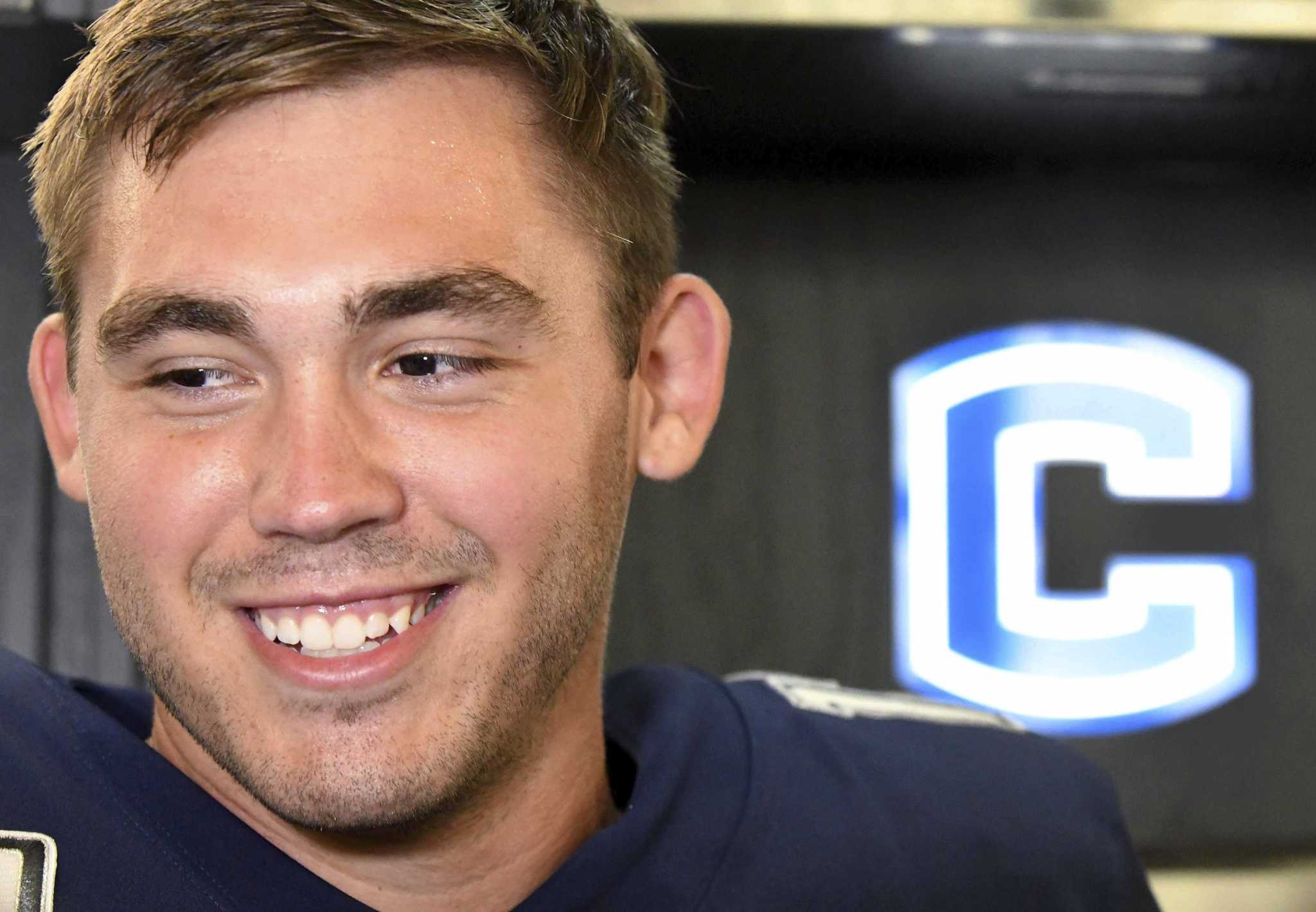 New UConn Quarterbacks Coach Faces Fresh Challenges new-uconn-quarterbacks-coach-faces-fresh-challenges