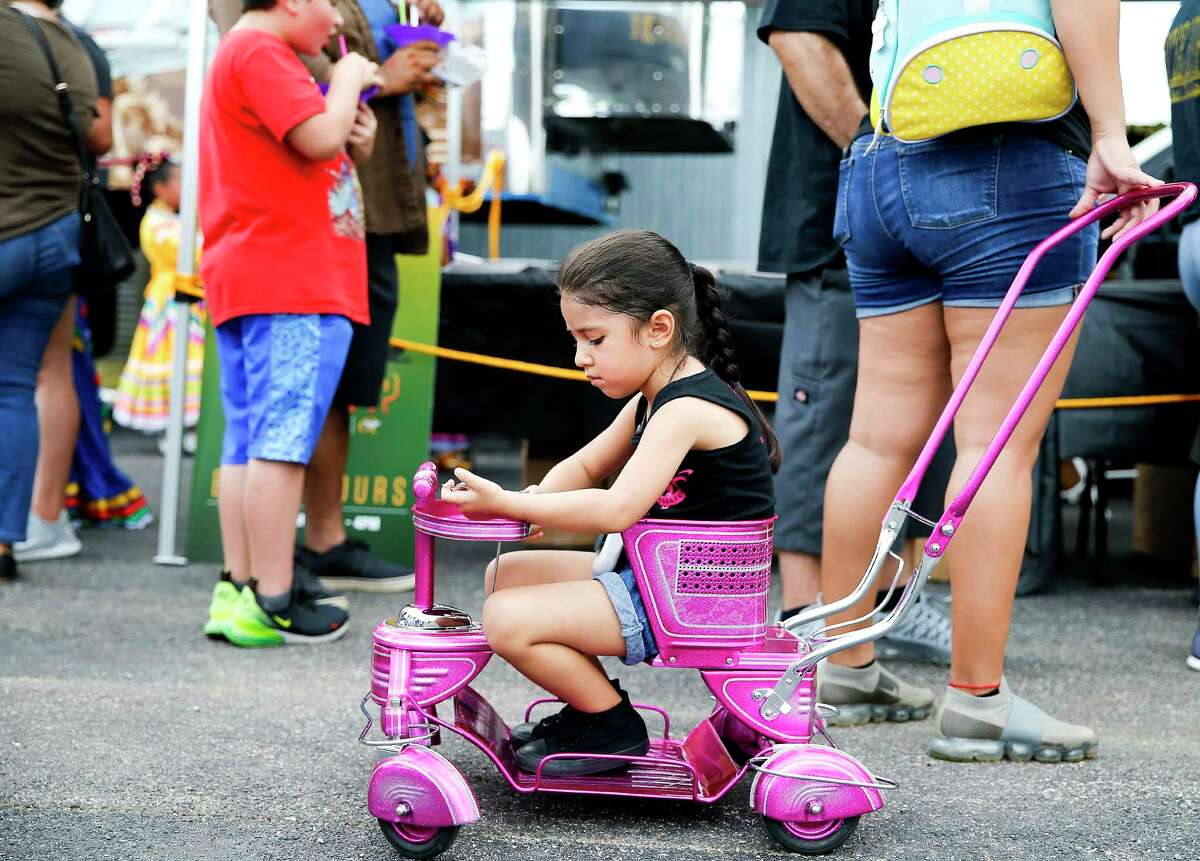 Sunshine, barbecue and lowriders — Houston car aficionados meet up at ...
