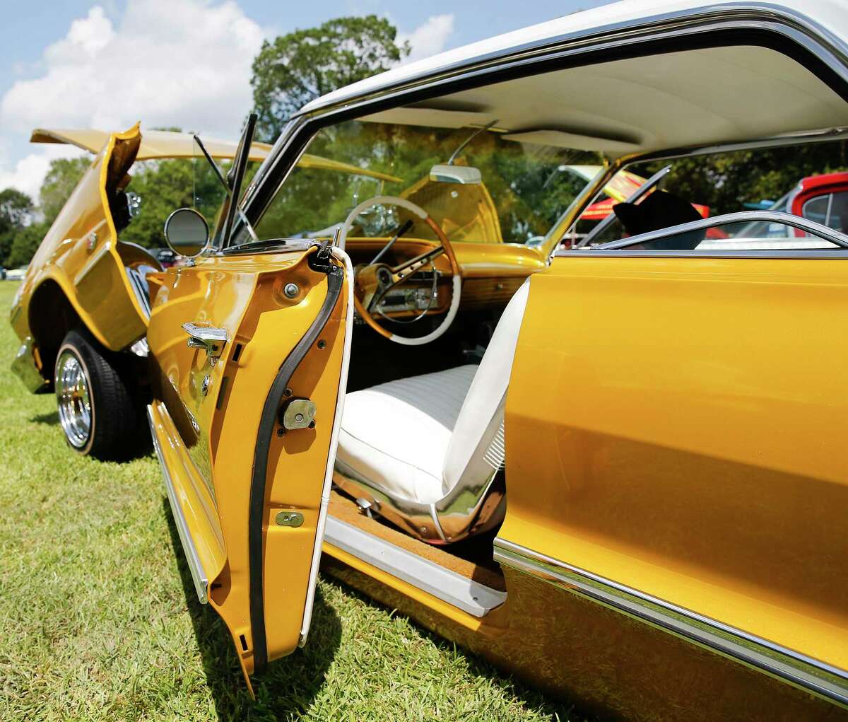Sunshine, barbecue and lowriders — Houston car aficionados meet up at ...