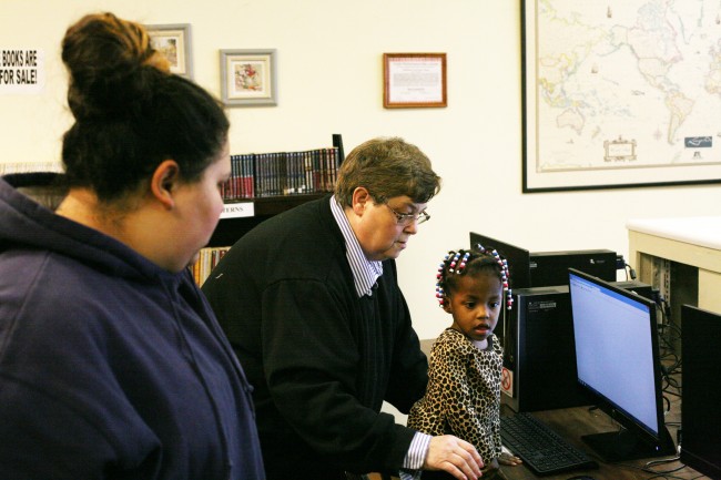 Pathfinder Library gets new computers through grant