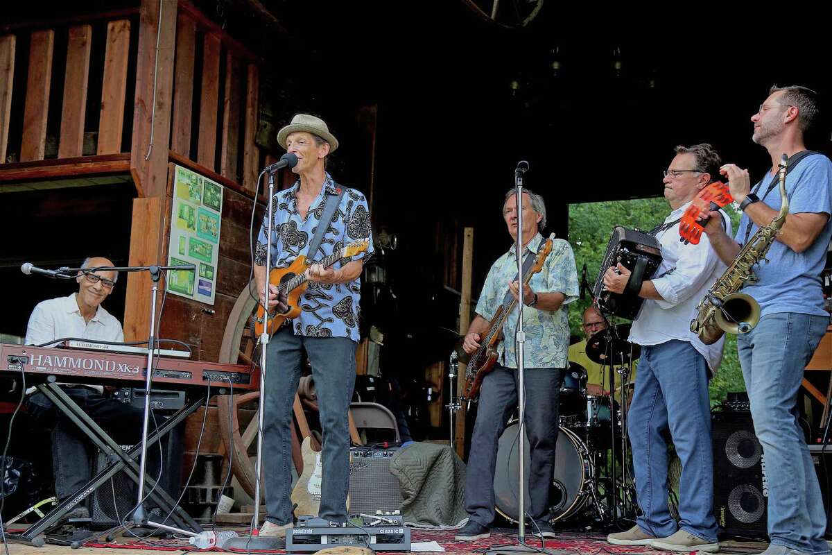 Blues band closes out summer concert series