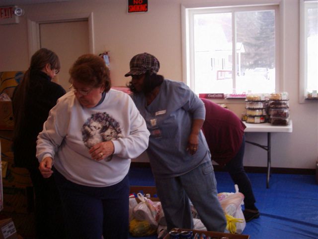 Grace Mobile Pantry helps the hungry