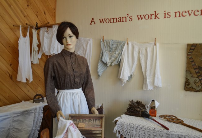 New museum exhibit demonstrates the lives of women 100 years ago