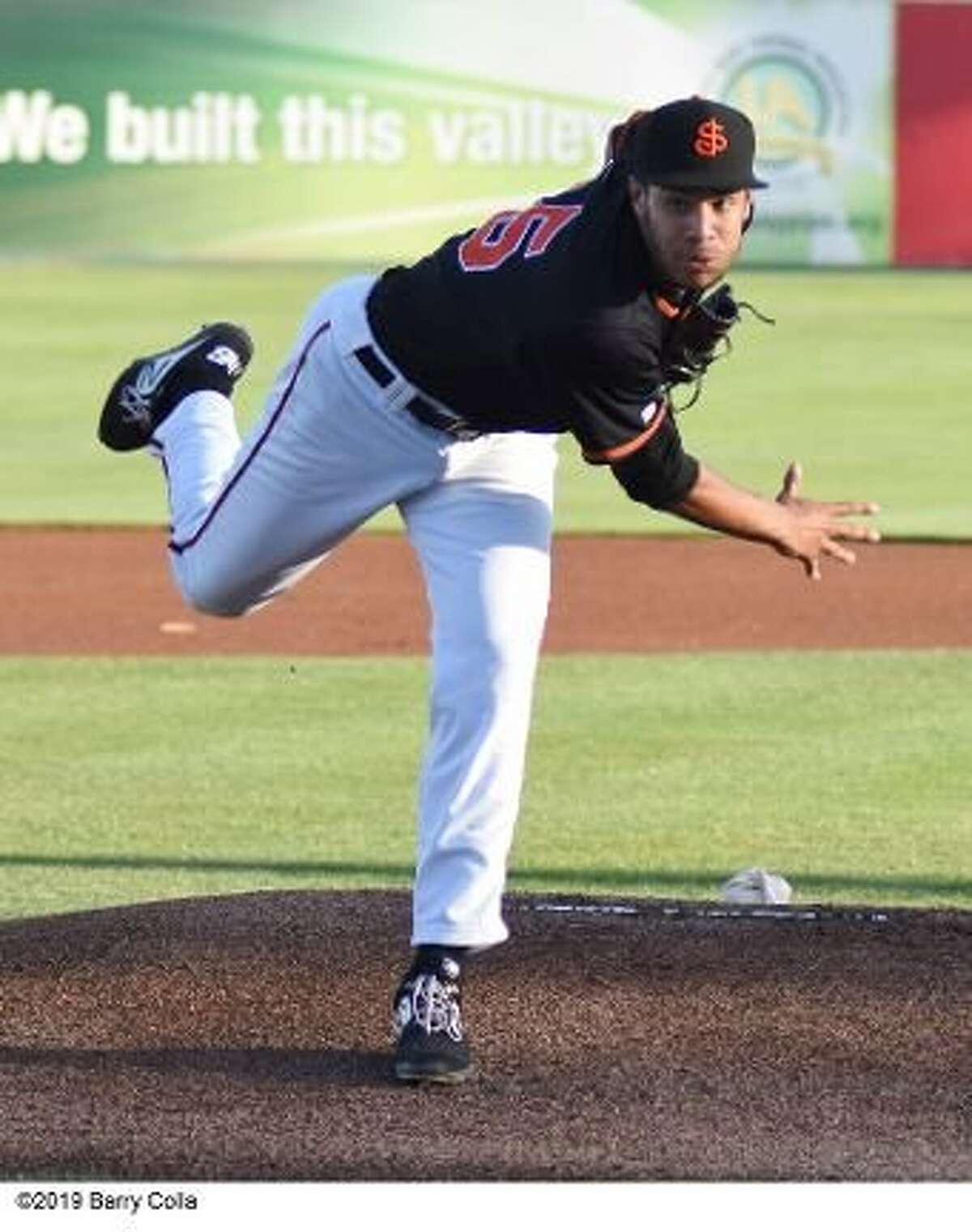 Giants minor leaguer Aaron Phillips nearly throws perfect game